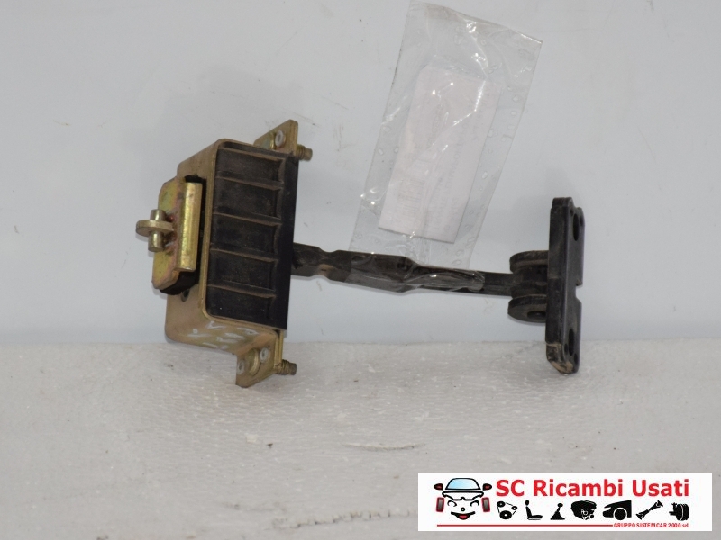 Tirante Fermaporta Posteriore Classe E W211 A2117300116 | SC Ricambi Usati